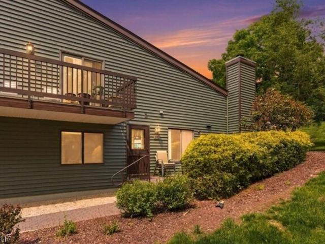 Meadowview Dr, Clinton Township, Home For Sale