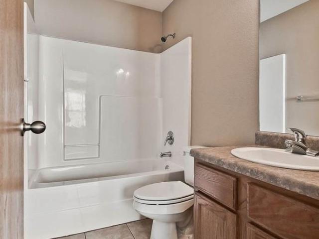 Meadowview East 12 units 2 Bedroom Apartment for Rent at 5817 Slape St, Fayetteville, AR 72704