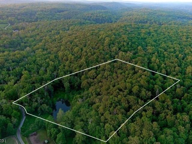 Meadow Cliff Ln, Hardwick Twp, Farm House For