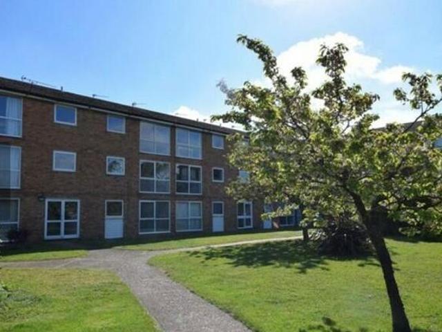 Meadow Close, London Colney, 2 Bedroom Flat