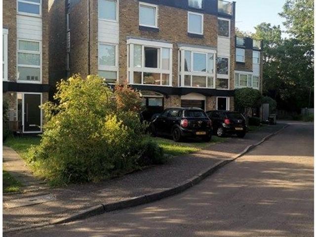 Meadow Close, Richmond TW10, 4 bed semi detached house to rent, £4,250 pcm | PrimeLocation