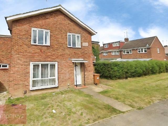 Meadow Croft, Hatfield AL10 5 bed flat to rent £2,650 pcm £612 pw