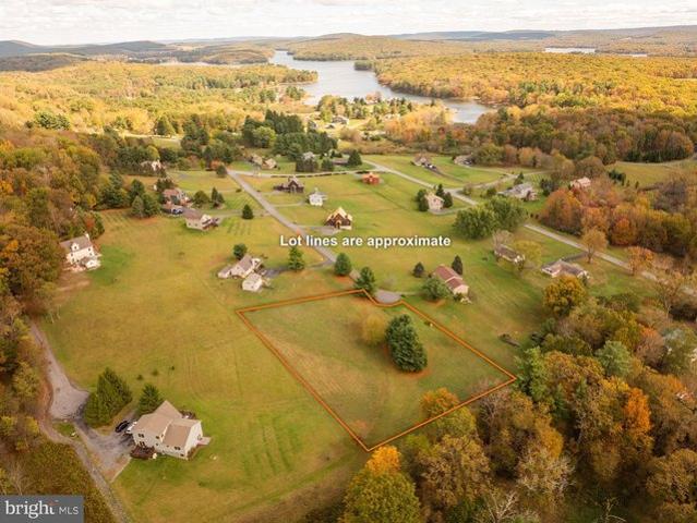 Meadow Ct, Oakland, MD 21550