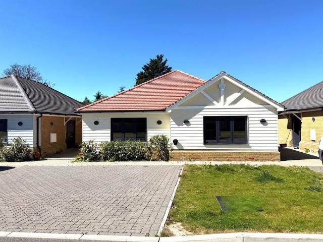 Meadow Brook, RM4 3 bed property to rent £3,000 pcm £692 pw