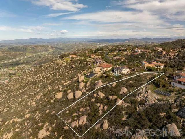 Meadow Glen Way, Unit 56, Escondido, CA 92026 | MLS #250045