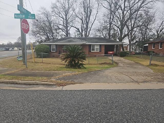 Meadow Dr