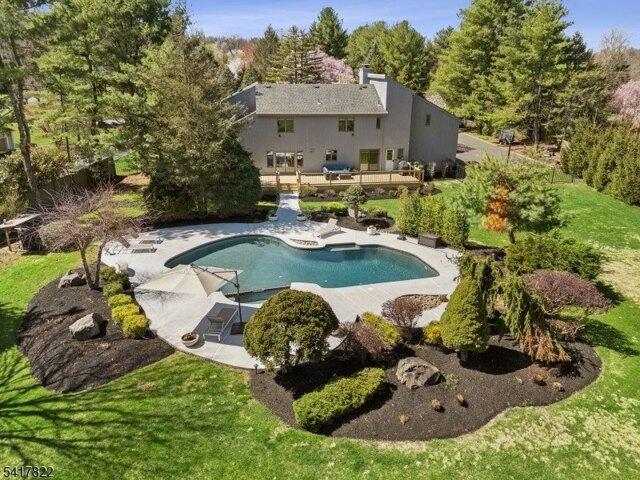 Meadow Dr, Warren Twp, Home For Sale