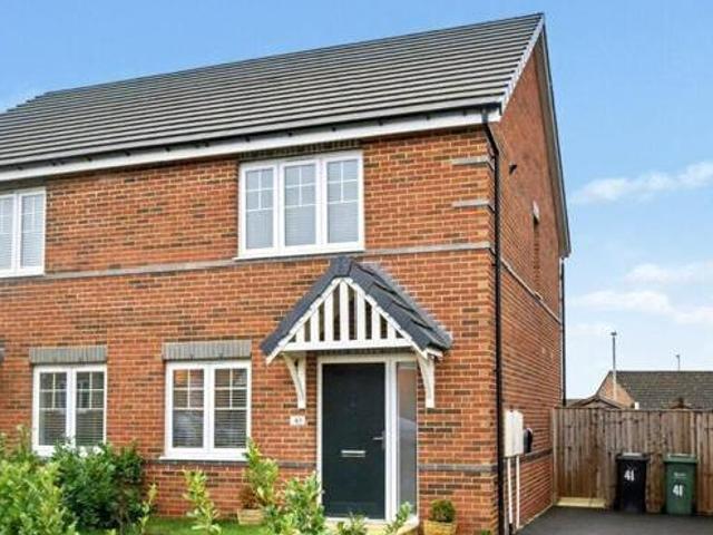 Meadow Drive, Micklefield, 2 Bedroom Semi detached