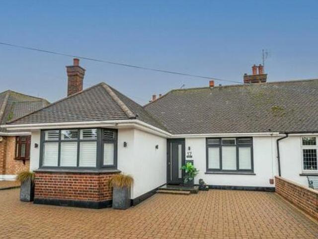 Meadow Drive, Thorpe Bay, 3 Bedroom Bungalow