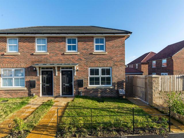 Meadow Hill, Throckley Village, Tyne And Wear NE15, 3 bed semi detached house to rent, £1,200 pcm | PrimeLocation