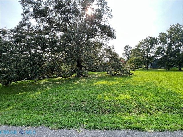 Meadow Ln, Urbanna, VA 23175