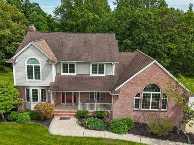 Meadow Lake Dr, Hardwick Twp, Home For Sale