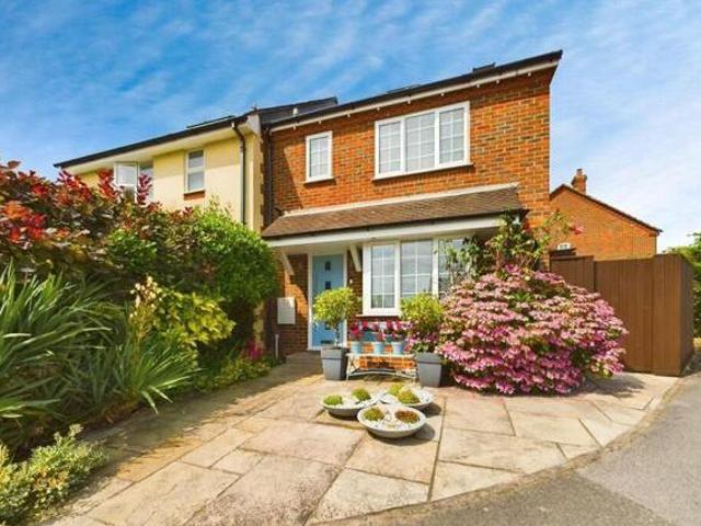 Meadow Lane, Hamble, 4 Bedroom Semi detached