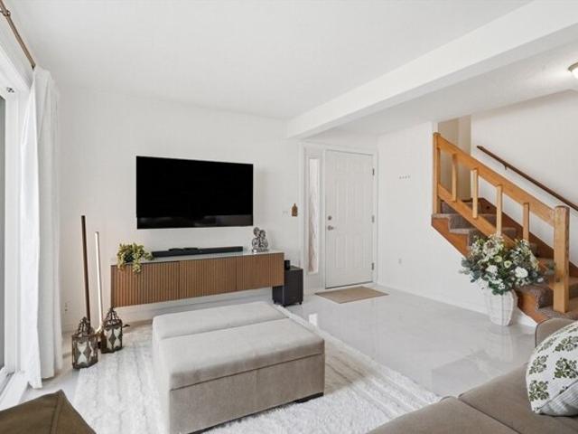 Meadow Pond Dr Apt K, Leominster, Condo For Sale