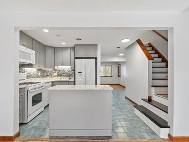 Meadow Pond Dr Apt P, Leominster, Condo For Sale
