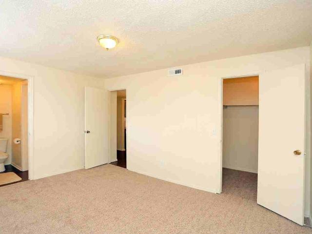 meadow park 1 Bedroom Apartment for Rent at 1105 1/2 W I 240 Service Rd, Oklahoma City, OK 73139 Taylor Park