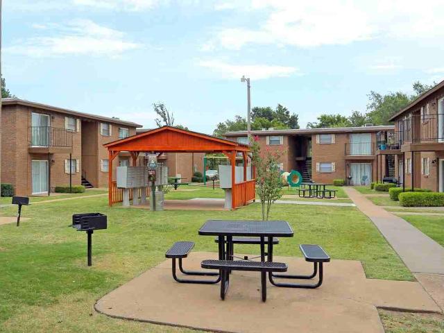 meadow park 2 Bedroom Apartment for Rent at 1105 1/2 W I 240 Service Rd, Oklahoma City, OK 73139 Taylor Park