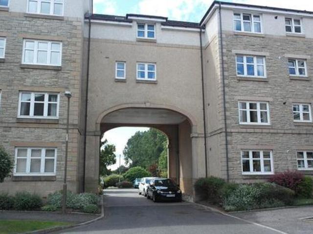 Meadow Place Road, 2 Bedroom Flat