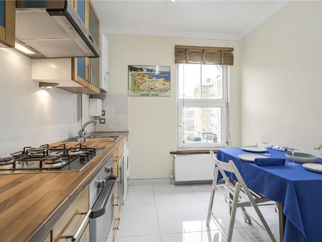 Meadow Road, Vauxhall, London SW8, 2 bed flat to rent, £2,343 pcm | PrimeLocation