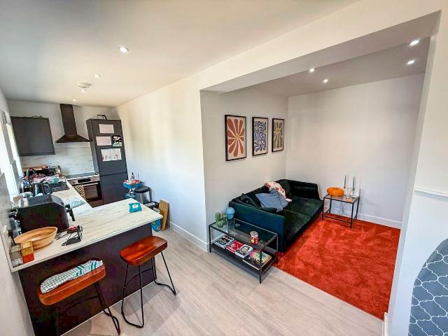 Meadow Road, Beeston NG9, 1 bed flat to rent, £925 pcm | PrimeLocation