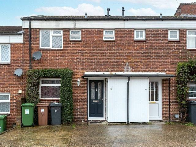Meadow Road, Bushey, Hertfordshire, WD23 3 bed house to rent £1,900 pcm £438 pw