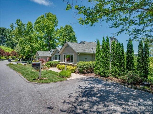 Meadow Ridge Ln, Hendersonville, Home For Sale