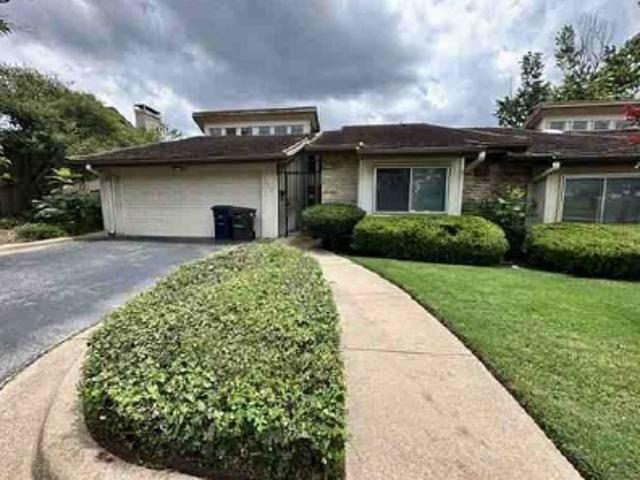 Meadow Wood Ln