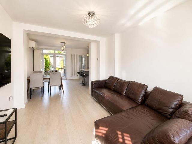 Meadow Way, Wembley HA9 3 bed house to rent £3,200 pcm £738 pw