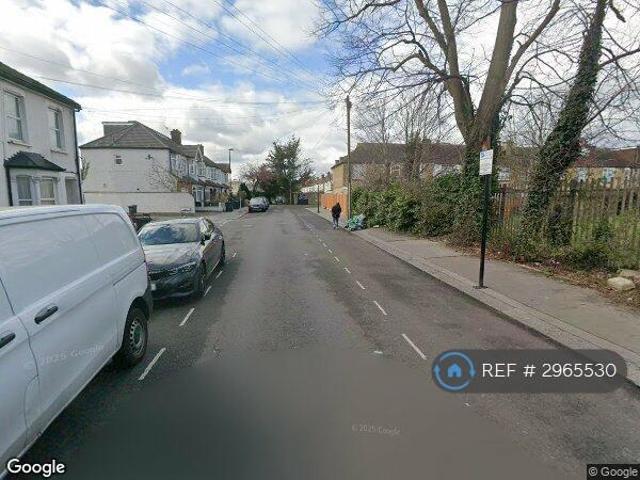 Meadow View Road, Thornton Heath, CR7 2 bed end of terrace house to rent £2,300 pcm £531 pw