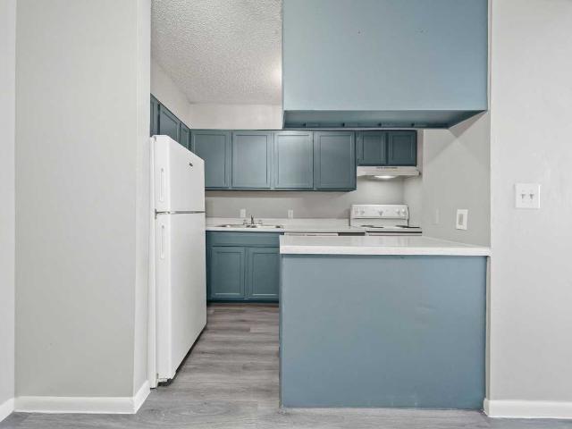 Meadowbrook Apartments | Quiet Studio 1 Bedroom Apartment for Rent at 444 S Mingo Rd, Tulsa, OK 74128