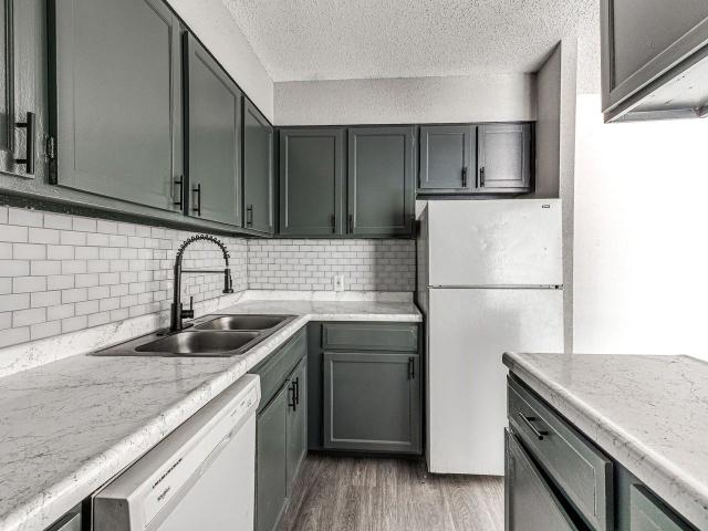 Meadowbrook Apartments | Quiet Studio 1 Bedroom Apartment for Rent at 444 S Mingo Rd, Tulsa, OK 74128