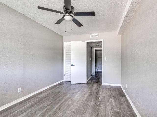 Meadowbrook Apartments | Quiet Studio 2 Bedroom Apartment for Rent at 444 S Mingo Rd, Tulsa, OK 74128