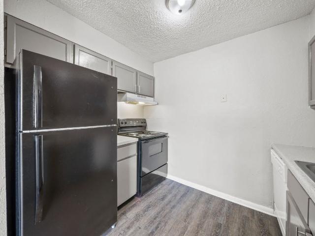 Meadowbrook Apartments | Quiet Studio Studio Apartment for Rent at 444 S Mingo Rd, Tulsa, OK 74128