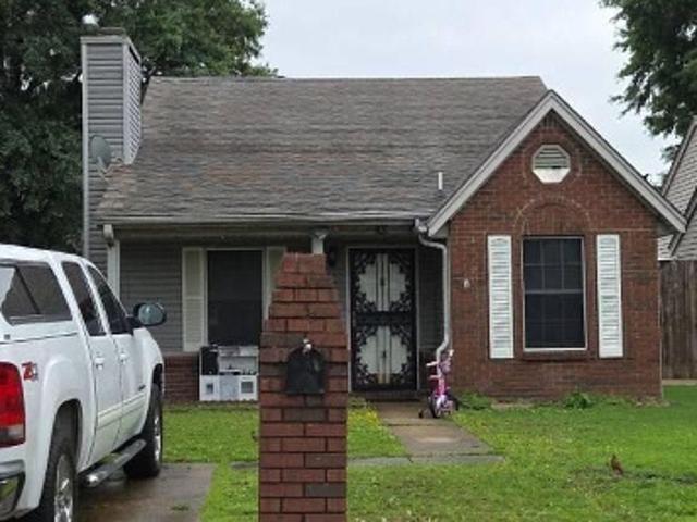Meadowbrook Cir