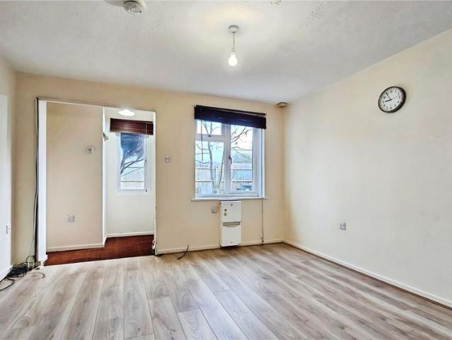 Meadowbrook Close, Colnbrook, Slough, SL3 0PA