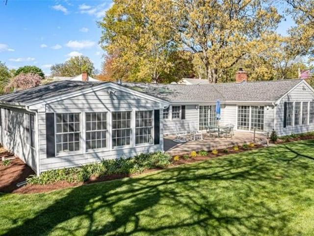 Meadowbrook Dr, Barrington, Home For Sale
