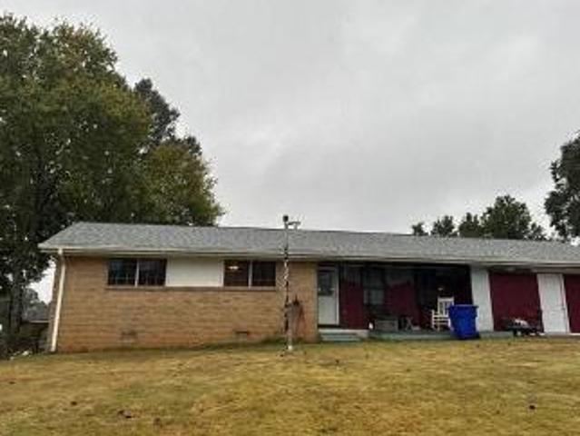 Meadowbrook Ln NW