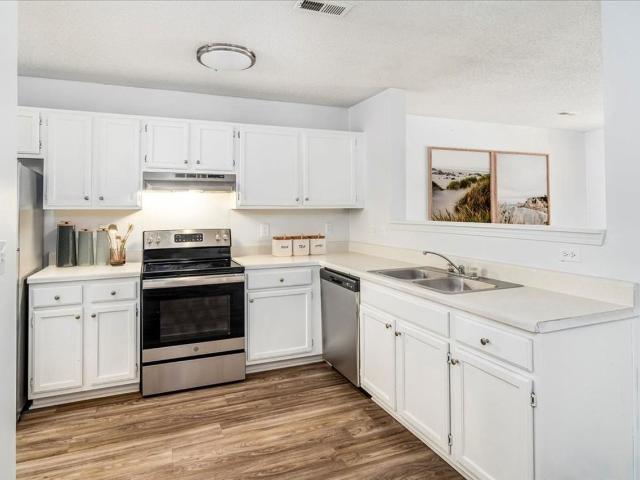 Meadowbrook Luxury Apartments 1 Bedroom Apartment for Rent at 6707 Water Trail Dr, Fayetteville, NC 28311 E. E. Smith