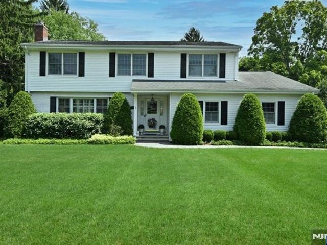 Meadowbrook Rd, Wyckoff, Home For Sale