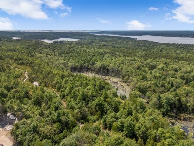 Meadowbrook Rd, Phippsburg, ME 04562