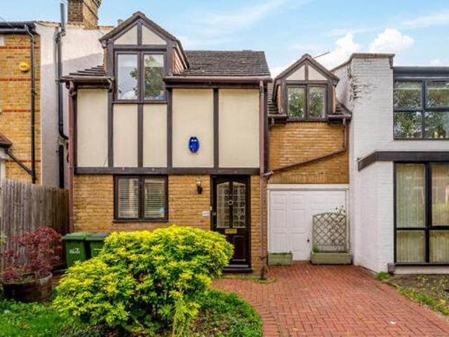 Meadowcourt Road, Blackheath, 3 Bedroom House