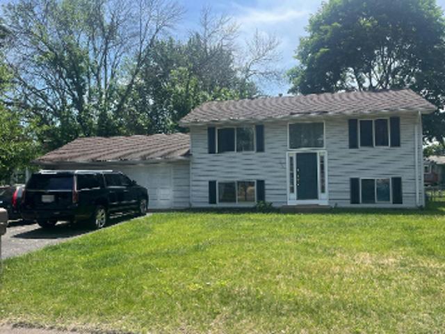 Meadowmoor Dr NE
