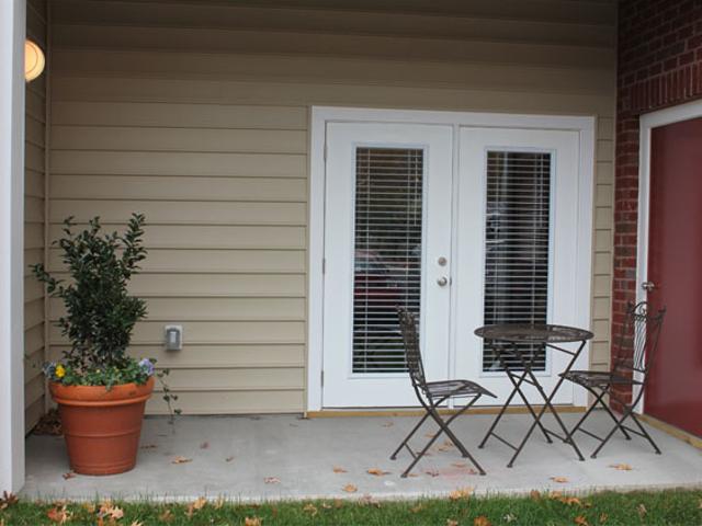 Meadowood 3 Bedroom Apartment for Rent at 6130 Edward St, Norfolk, VA 23513 Shadywood East