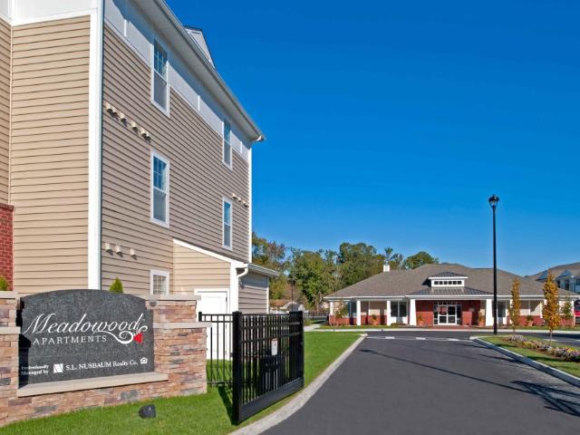 Meadowood 1 Bedroom Apartment for Rent at 6130 Edward St, Norfolk, VA 23513 Shadywood East