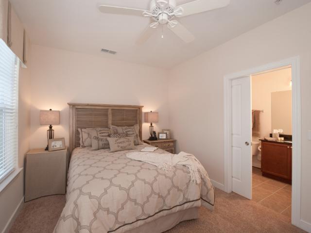 Meadowood 1 Bedroom Apartment for Rent at 6130 Edward St, Norfolk, VA 23513 Shadywood East