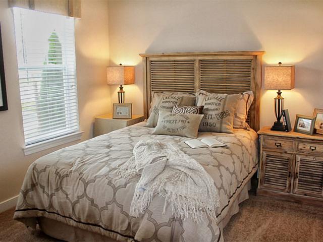 Meadowood 2 Bedroom Apartment for Rent at 6130 Edward St, Norfolk, VA 23513 Shadywood East