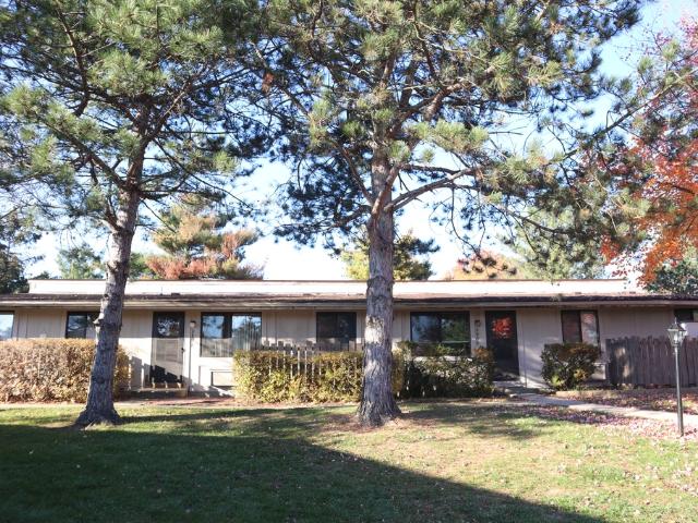 Meadowood 2 Bedroom Apartment for Rent at 2995 Meadowood Dr, Jackson, MI 49202