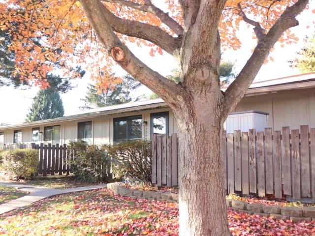 Meadowood 2 Bedroom Apartment for Rent at 2995 Meadowood Dr, Jackson, MI 49202