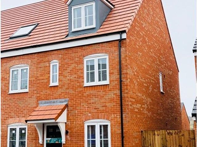Meadows Close, Burton On Trent DE13, 3 bed end terrace house to rent, £1,600 pcm | PrimeLocation