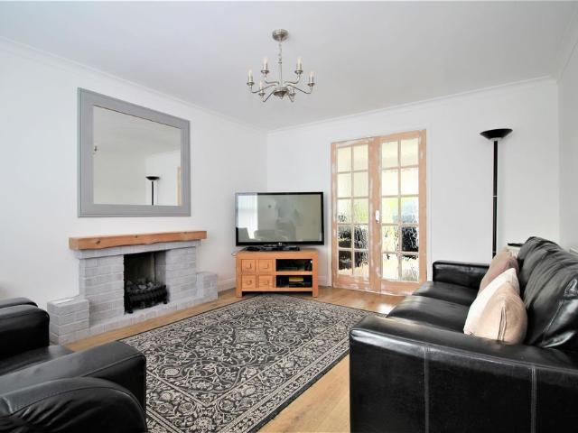 Meadowsweet Road, Hamilton, Leicester, Leicestershire, LE5 1TP